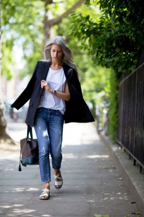 30 Women Street Style Fashion Ideas To Look Pretty