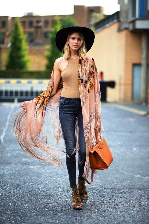 30 Women Street Style Fashion Ideas To Look Pretty
