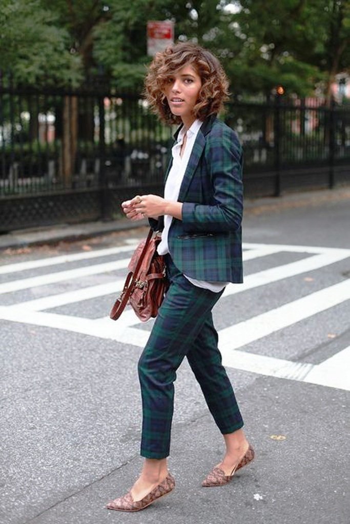 25 Awesome Women Checks Outfits For Office Wear