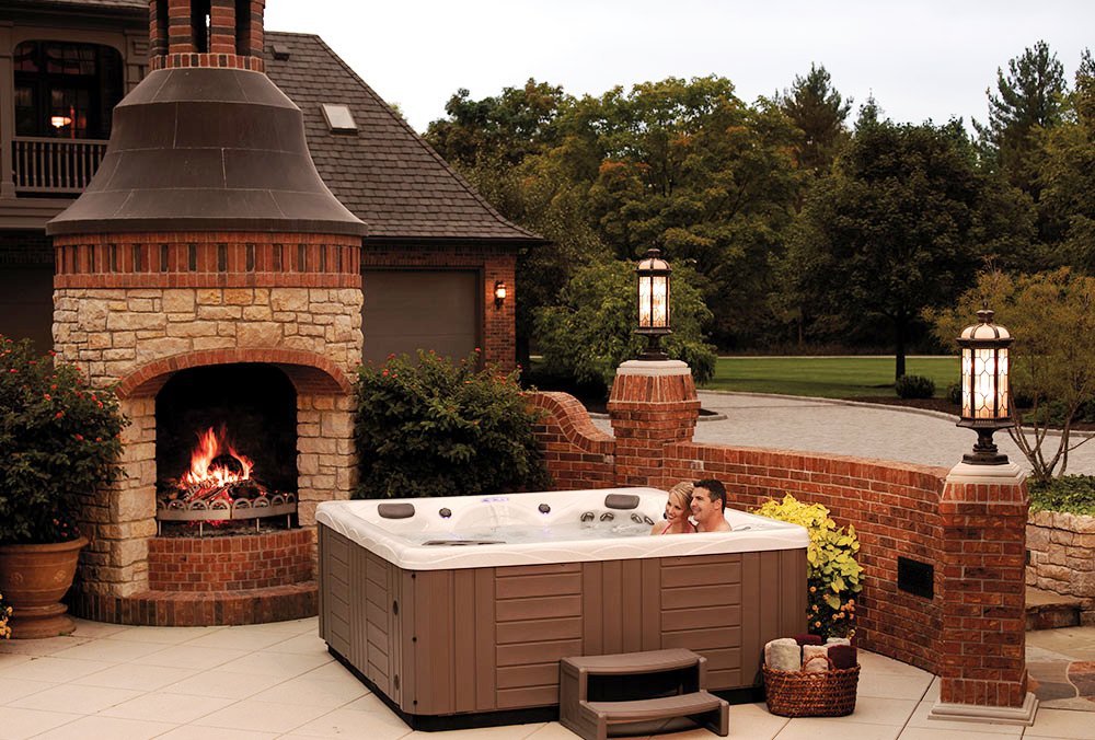 15 Amazing Hot Tub Ideas To Inspire From