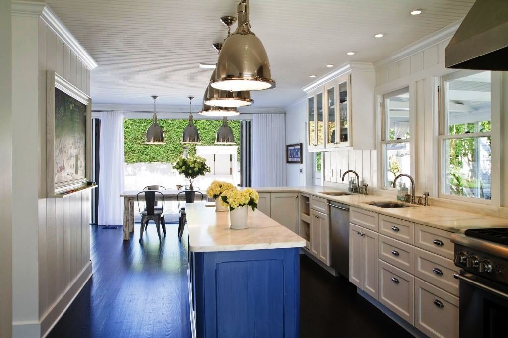 25 Amazing Beach Style Kitchen Design For You - Instaloverz
