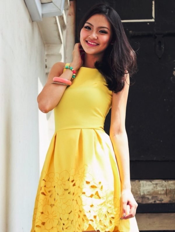 25 Stylish Eyelet Dress Outfit Ideas For Women To Try - Instaloverz