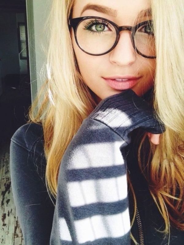 20 Cute Girls Wearing Glasses Ideas To Try - Instaloverz