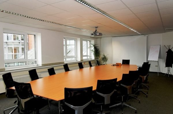 25 Stunning Conference Room Ideas To Try - Instaloverz