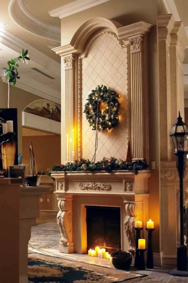 25 Stunning Christmas Fireplace Ideas To Try - Instaloverz