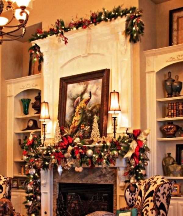 25 Stunning Christmas Fireplace Ideas To Try - Instaloverz