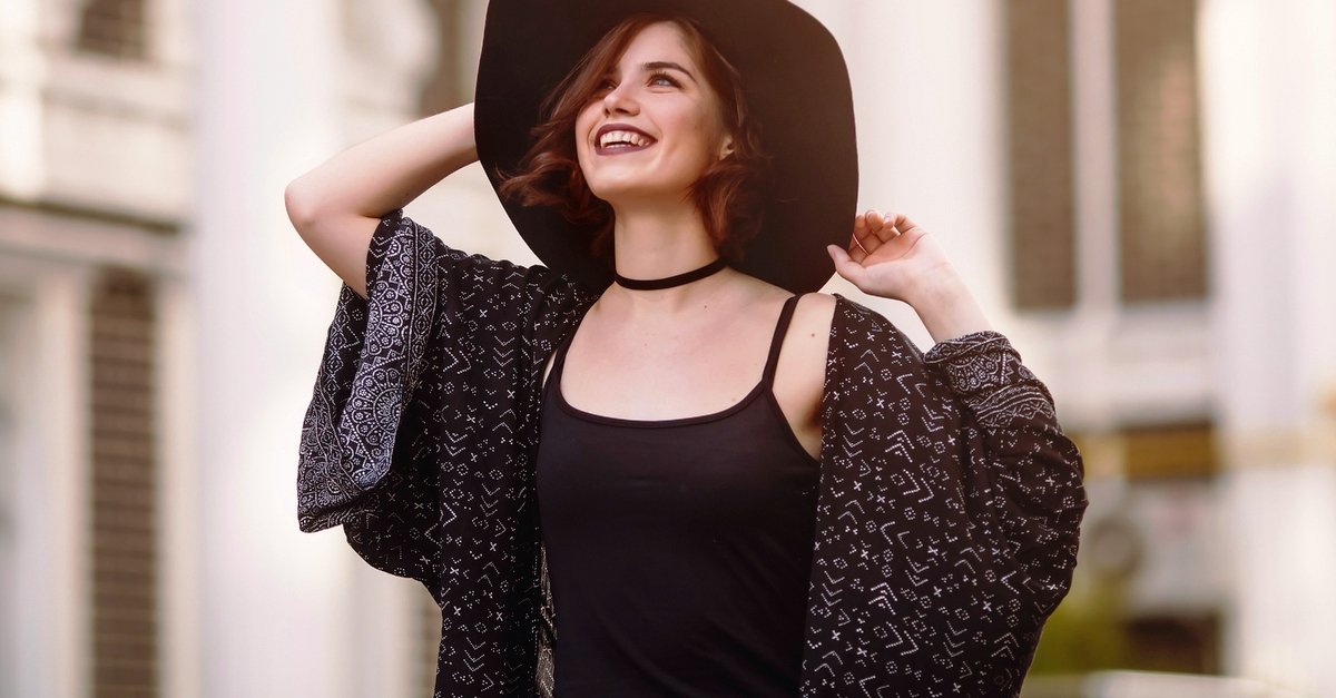 25 Amazing Shrug Outfits For Women To Try Out This Year - Instaloverz