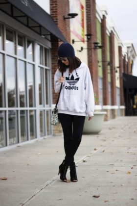 50 Amazing Sweatshirt Outfit Ideas For Women To Try - Instaloverz