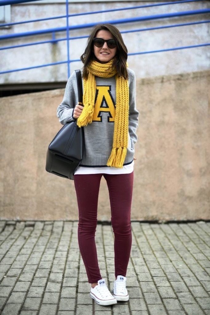 50 Amazing Sweatshirt Outfit Ideas For Women To Try - Instaloverz