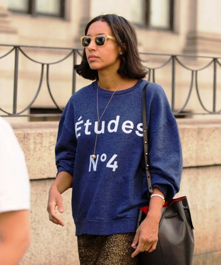 50 Amazing Sweatshirt Outfit Ideas For Women To Try - Instaloverz