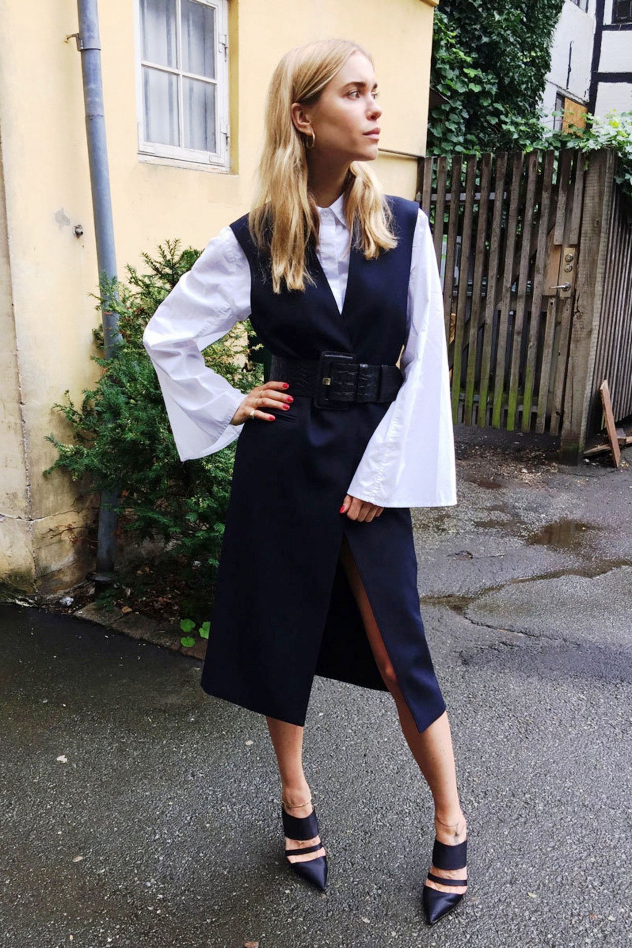 50 Lovely Bell Sleeve Outfit Ideas For Women To Try This Year - Instaloverz