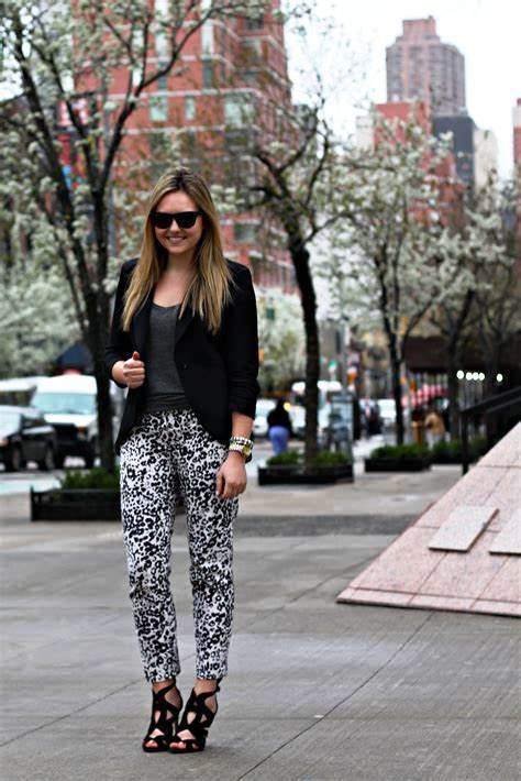 20 Awsome Printed Pant Outfit Ideas - Instaloverz
