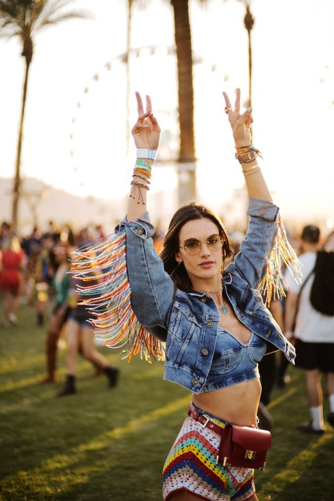 20 Stunning Coachella Outfit Ideas To Try This Year - Instaloverz