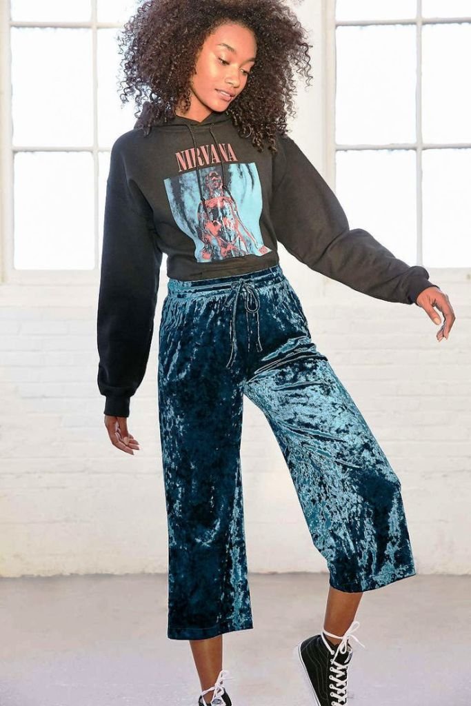 20 Stunning Velvet Outfit Ideas For You To Try - Instaloverz
